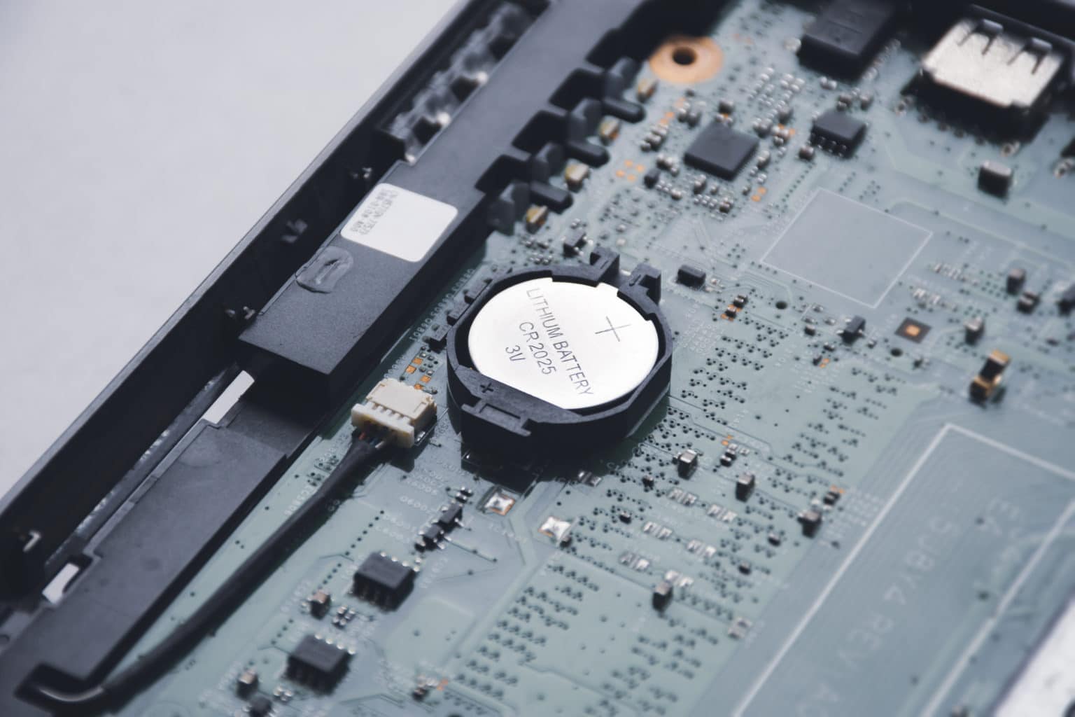 How Can You Change The CMOS Battery - Computer Technicians