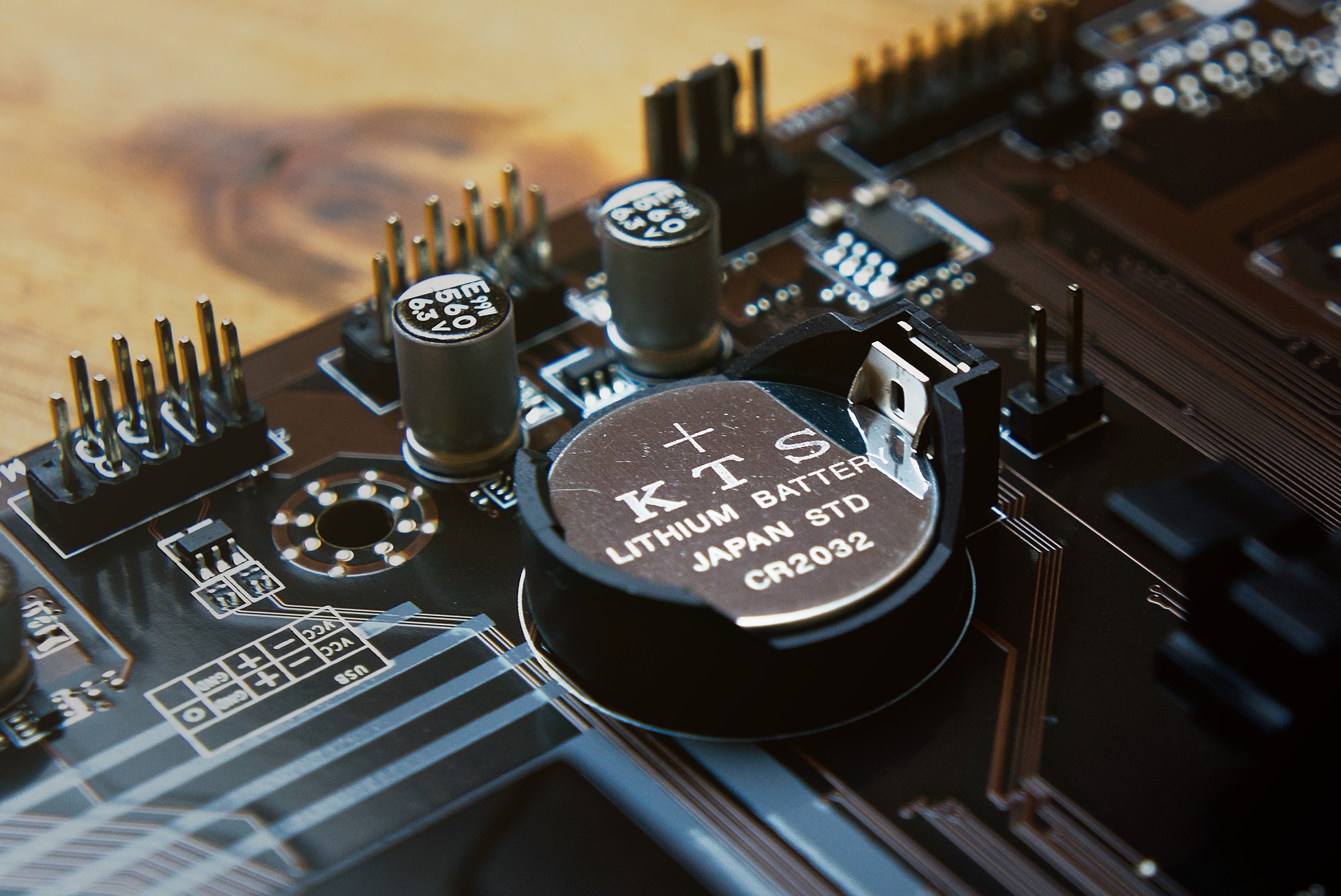 How Can You Change The CMOS Battery Computer Technicians